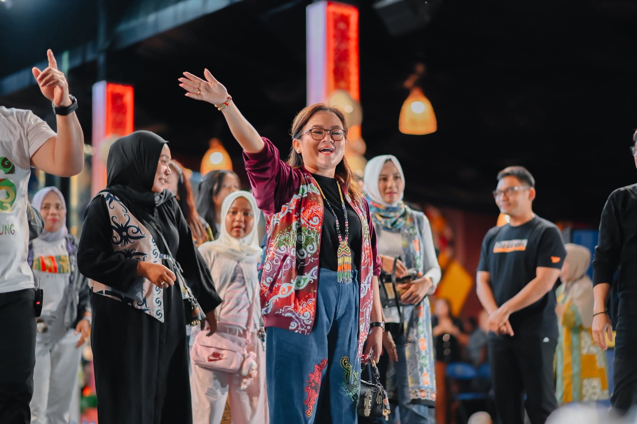 Perpaduan Budaya dan Gaya Gen Z, Batik Malinau Tampil Kekinian di ...
